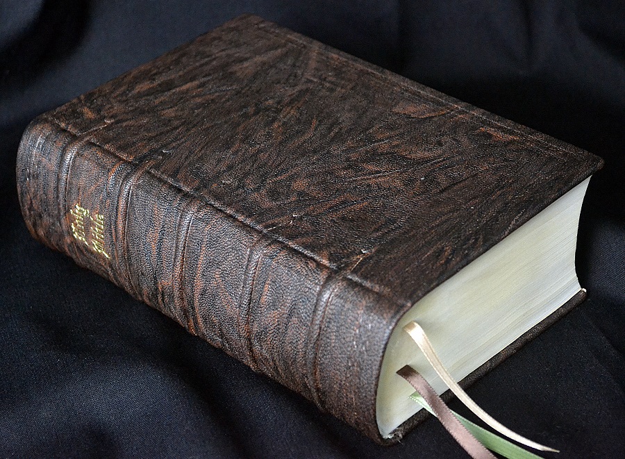 The History Behind the 17th Century Country Parson Style | Leonard's ...